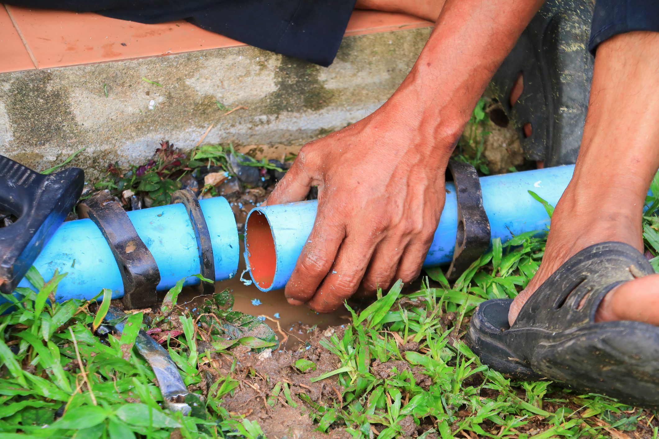 Outdoor Pipe Repairs - Rapid Rooter Fresno
